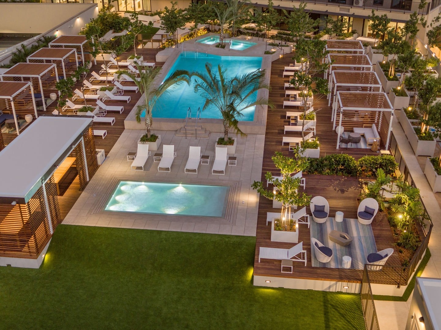 Live life elevated on the ʻAʻaliʻi Pool Deck with a resort-style pool ...